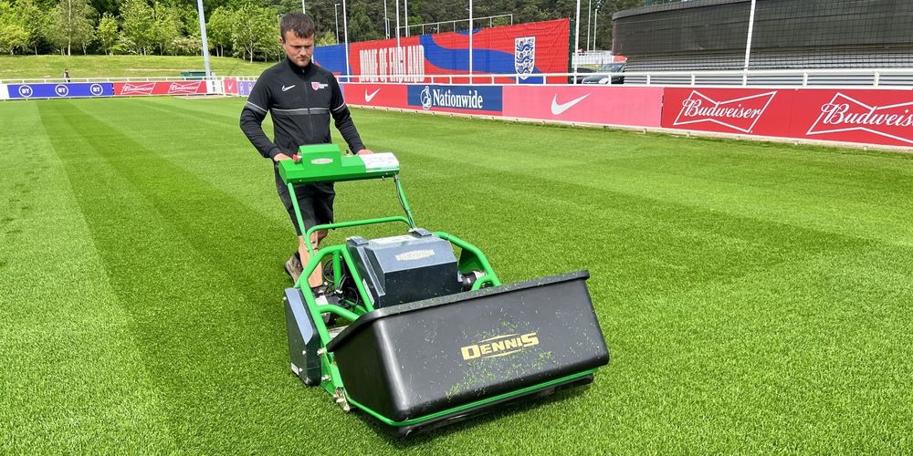 Professional lawn mowers and sports grounds maintenance equipment ...